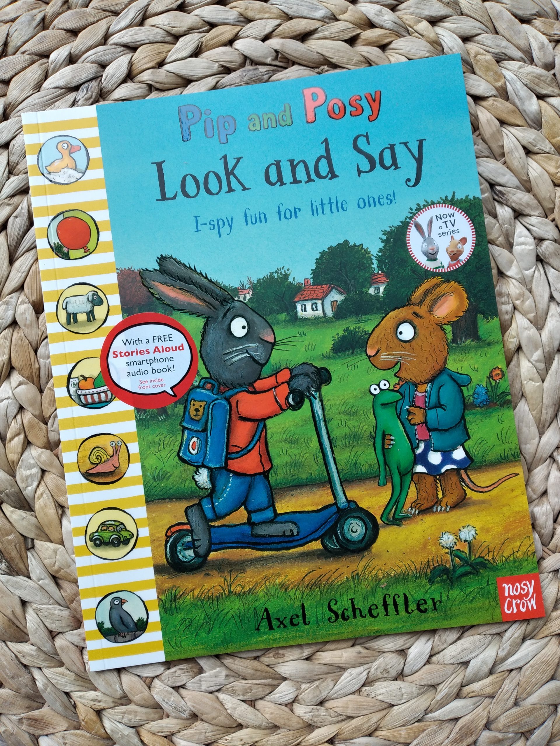 Pip and Posy: Look and Say - Sarah Speaks English